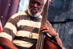 Le plus jeune lauréat du Prix Nobel de la paix, le Dr. Martin Luther ...