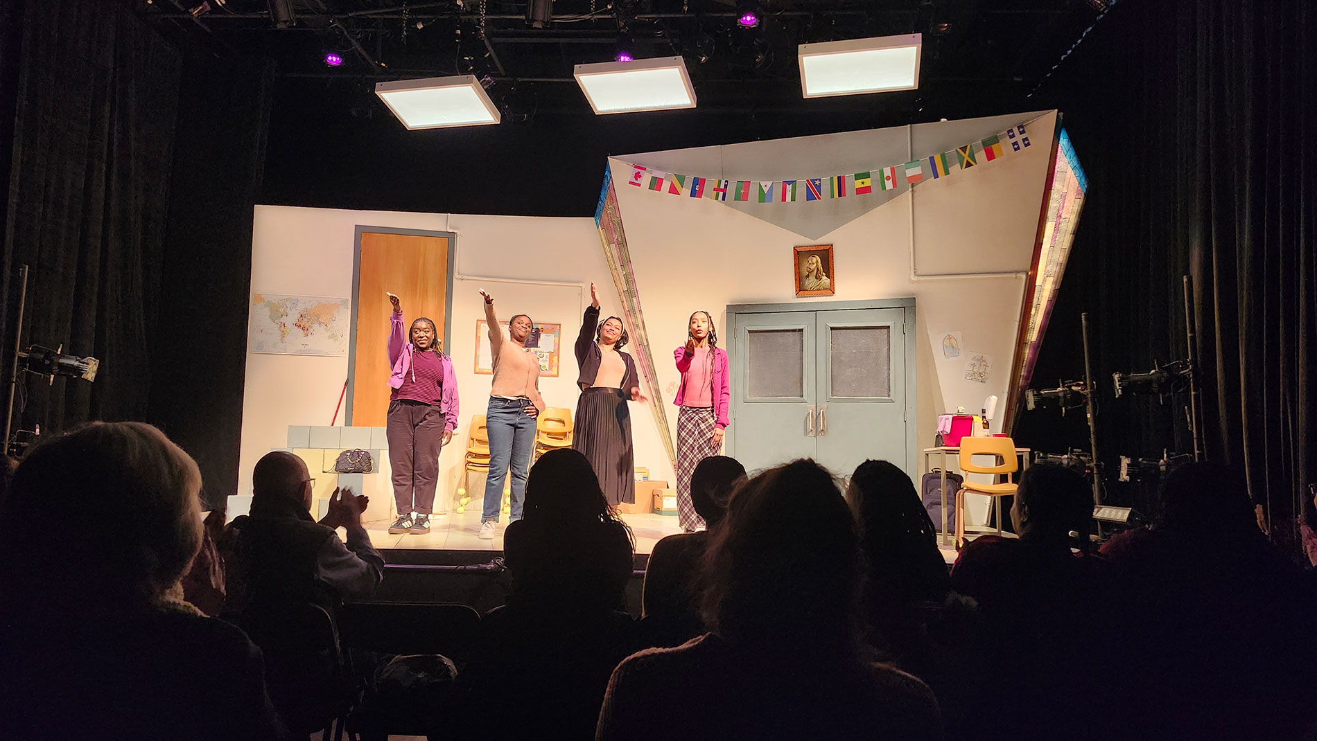 Rachel Mutombo brise les tabous avec "Vierge" : Une voix puissante de ...